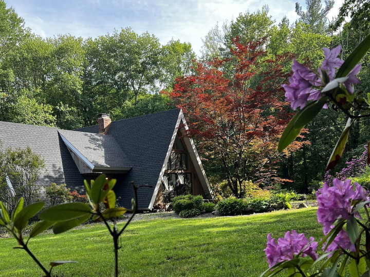 Rivaframe A-frame Forest Retreat, Stream, Hot Tub - Connecticut