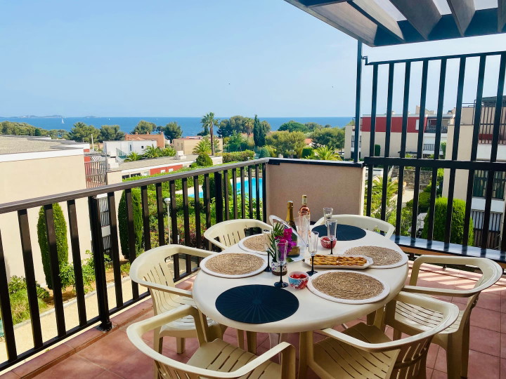 Superbe T3, Vue Mer Piscine, Clim, 150m De La Mer - Bandol