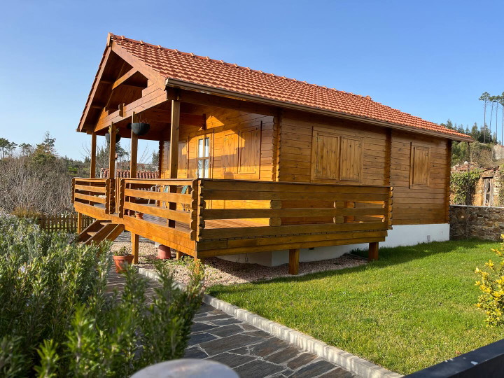 Casa Abrigo De Madeira - Castelo