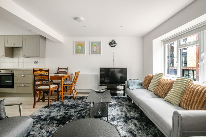 Stylish Stay In Brighton: London Road Gem - Brighton