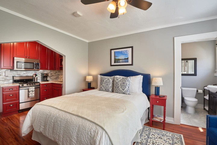 Luxury Studio Flat In Downtown Newberg - Suite #4 - Dundee, OR