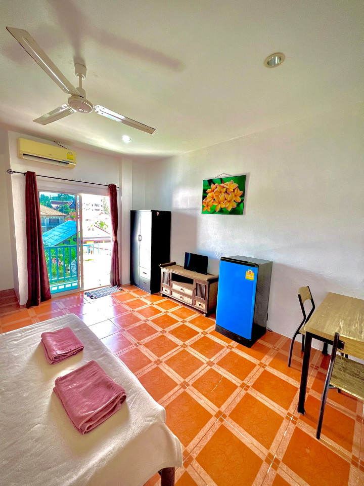 Studio Apartment For Up To 6 Guests With Balcony - Karon Beach