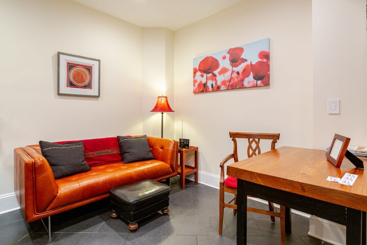 Stylish Studio In Historic Logan Square - Oak Park, IL