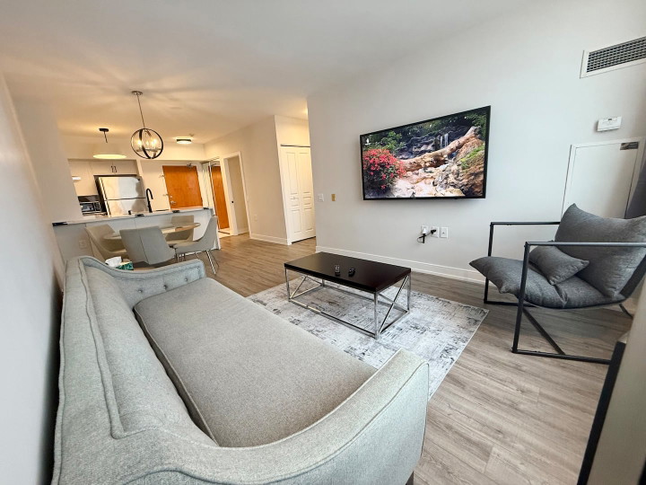 Charming Condo & Prime Location - Markham