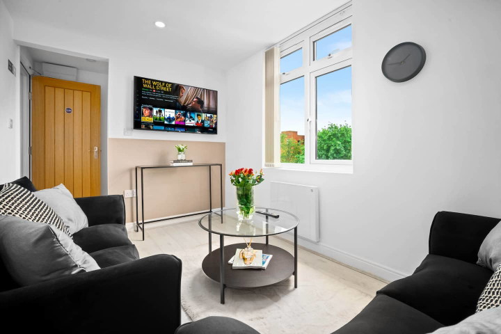 2 Bed Apartment *Near City Centre *Street Parking - Birmingham