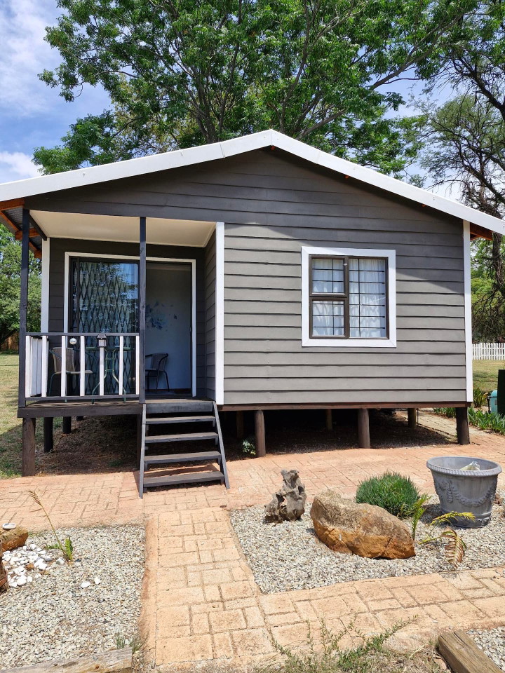Elmscote Cottages - Cabin 2 - Krugersdorp
