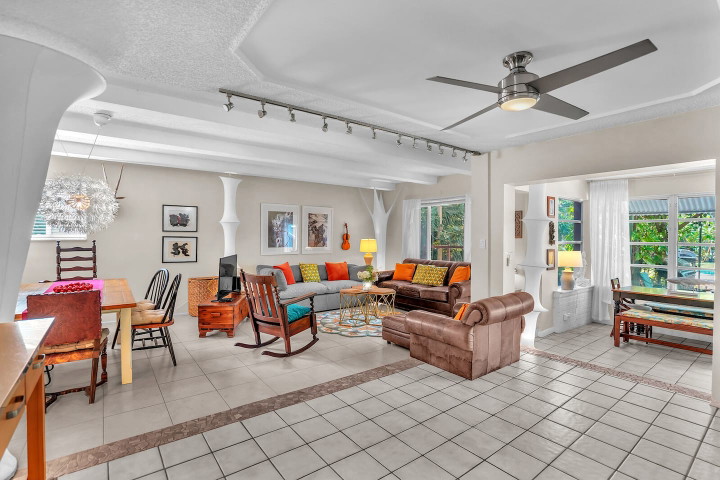 Complex Of 3 Apt.s, Large Garden Sanctuary Pool - West Palm Beach, FL