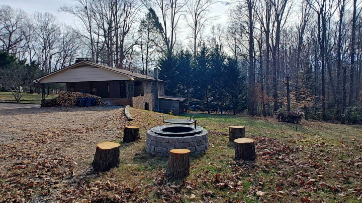 Foothills Hearth Retreat - Morganton, NC
