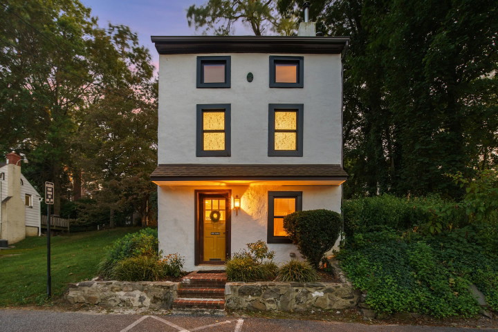 Historical Cozy And Quiet Trinity In Media - Media, PA