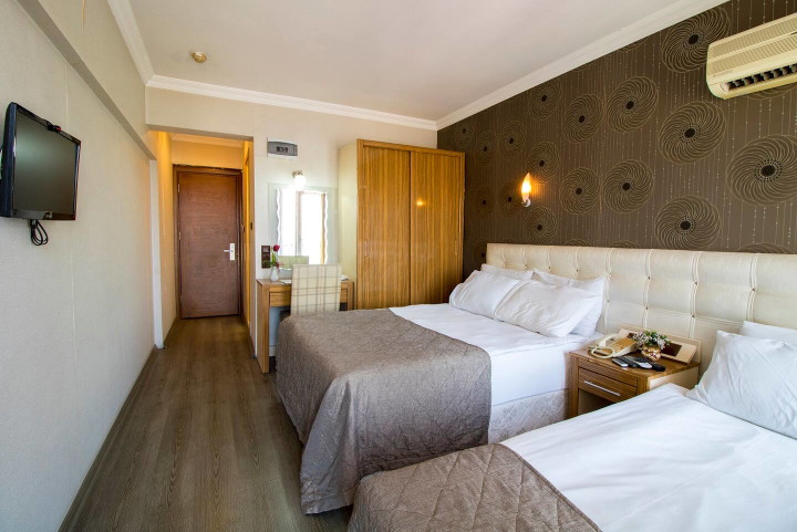 3* Otel, Oda & Açıkbüfe Kahvaltı, ŞEhir Merkezinde - イズミル