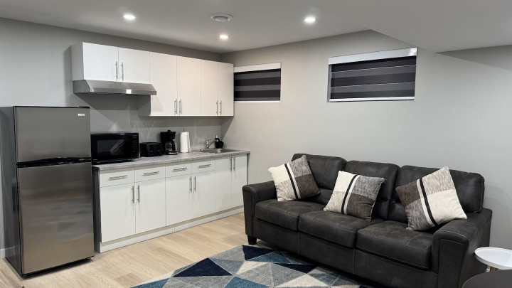 Cozy One Bedroom Basement Suite - Manitoba