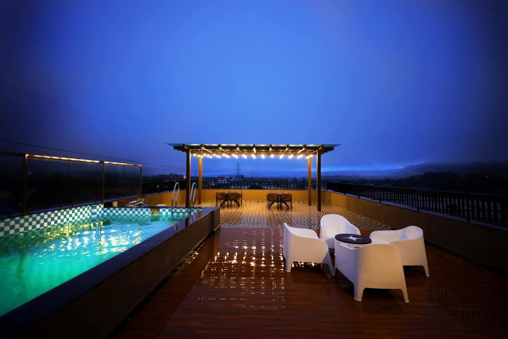 Casa Aruba - A Mediterranean Themed 6bhk Villa - Igatpuri