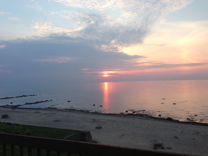 Hoff Cottage Right On The Beach - Michigan