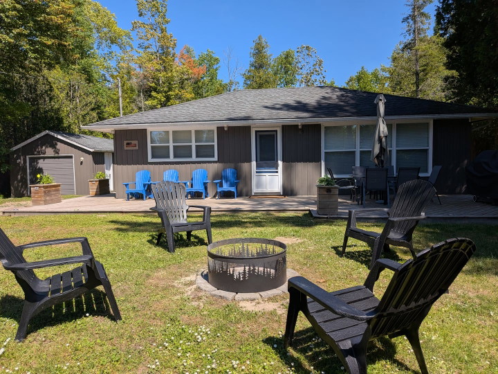 Cedars And Sand Cottage - Sauble Beach