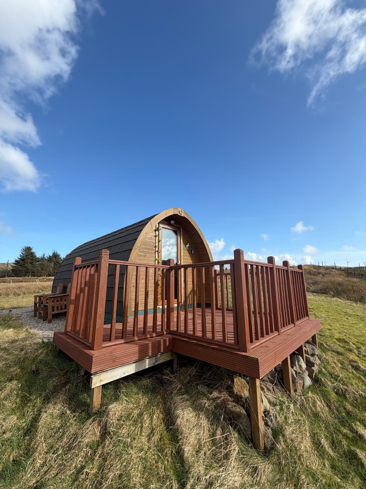 Cosy Croft Pod: Prancing Pony - Hillside Views - Skye