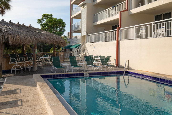 Flamingo Retreat-waterfront 2br 2ba Condo W/ Pool - Key West, FL