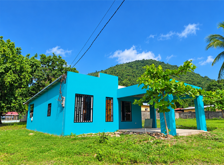 Casa Privada De 3 Habitaciones En Trujillo - Trujillo, Honduras