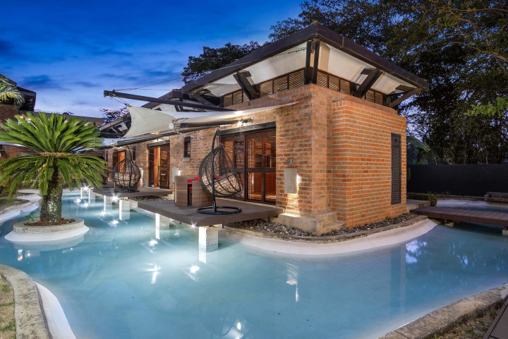 Luxury 16-guest Mansion With Chef Included | Cali - Cali