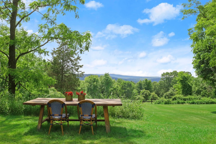 Luxury Stone Cottage On Historic Estate - Brewster, NY