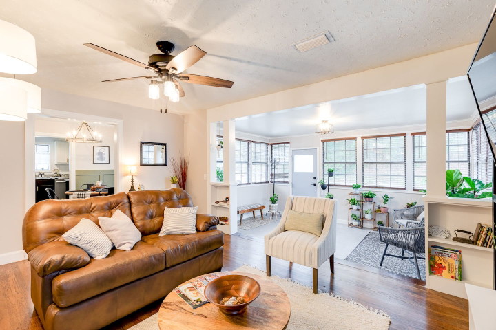 Charming Historic Laurel Home Walk To Downtown! - Laurel, MS