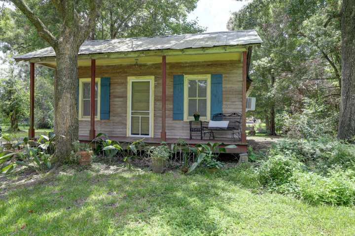 Bayou Teche Cottage - New Iberia, LA