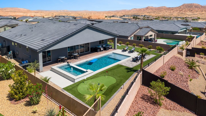 Soak And Swim Mountain Views By J And Amy 992400 - Mesquite, NV