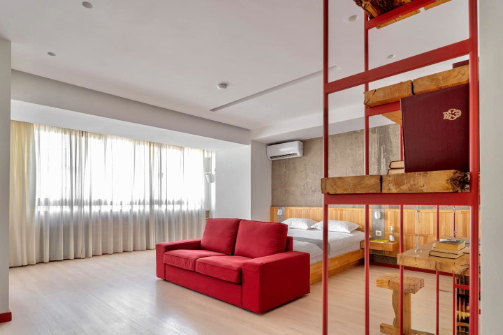 Cozy Little Red - Uzbekistan