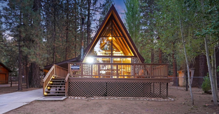 Prime Location! A Frame Cabin W/ Spa + Ac - Big Bear Lake, CA