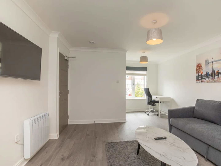 Ellington Suite 1 Bed Apartment & Free Parking - Staines-upon-Thames
