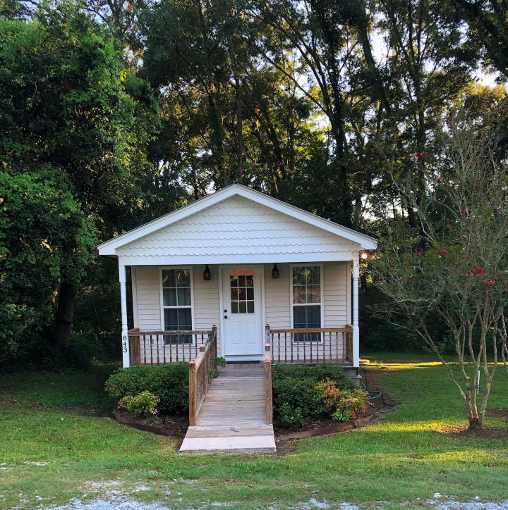 La Solange Honeymoon Cottage, Romantic, Business - Lafayette, LA