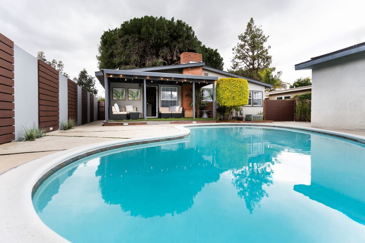 Everything Family Needs Including A Heated Pool*! - Long Beach, CA