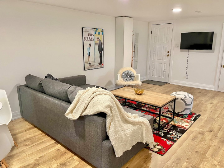 Private Studio In Little Portugal, Toronto - Mississauga