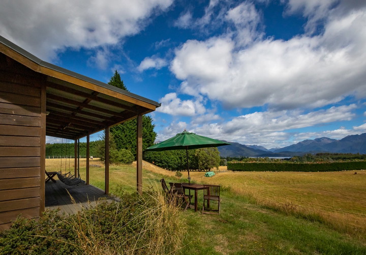Glacial Rock Cottages (Cottage #2) - Te Anau