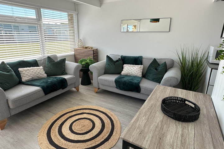 Mardle | Modern Dog Friendly Chalet Near Beach - Winterton-on-Sea