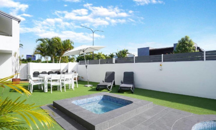 Ocean Breeze Haven 1 Bed Apartment - Noosa Heads