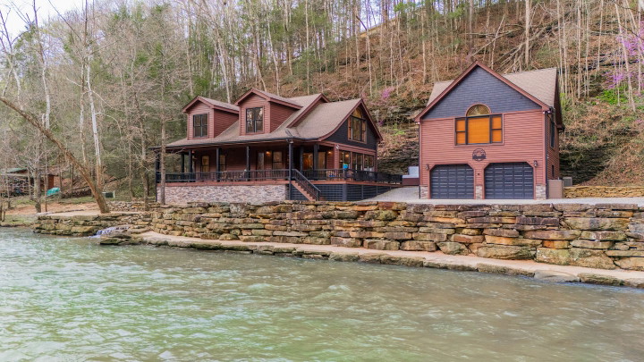 Water Front + Hot Tub - 20 Min From Dale Hallow - Jamestown, TN