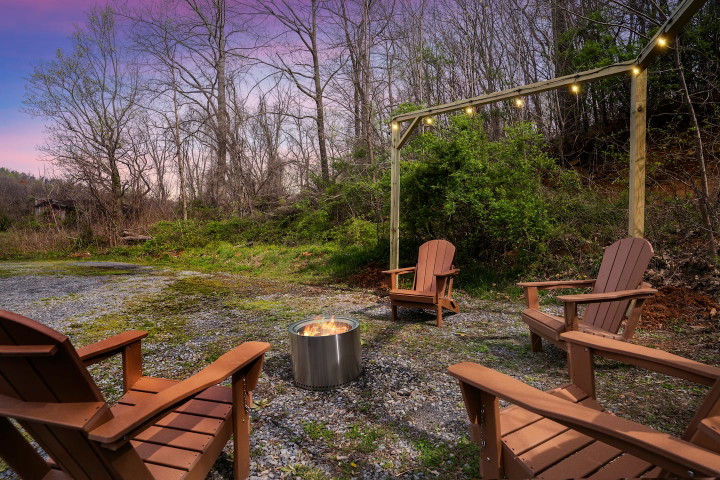 Fire Pit/mountainviews/crib/dog Friendly/hot Tub - Stanley, VA