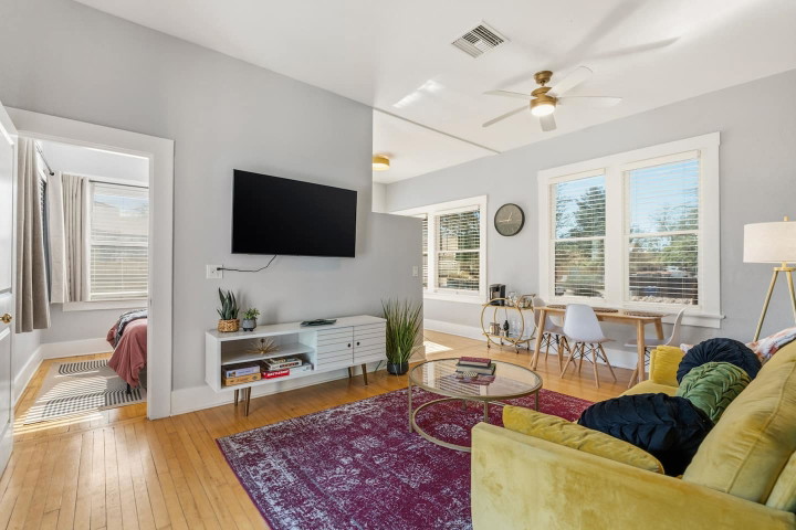 Modern Private Guest Suite  Walk To 4th Ave & Ua - Tucson, AZ