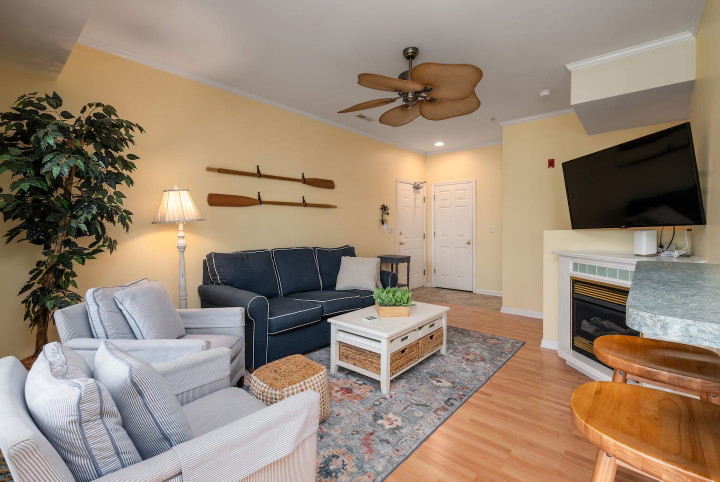 Reho/dewey Coastal Condo + Pool & Parking - Rehoboth Beach, DE