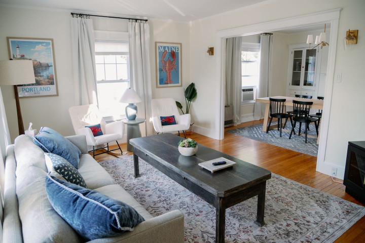 Coastal-vibe 2br W/ Off-street Parking - Portland, ME