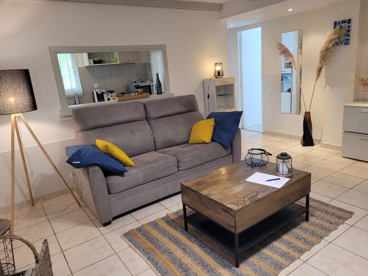 Rez De Villa Calme Et Confortable Avec Jardin - Borgo