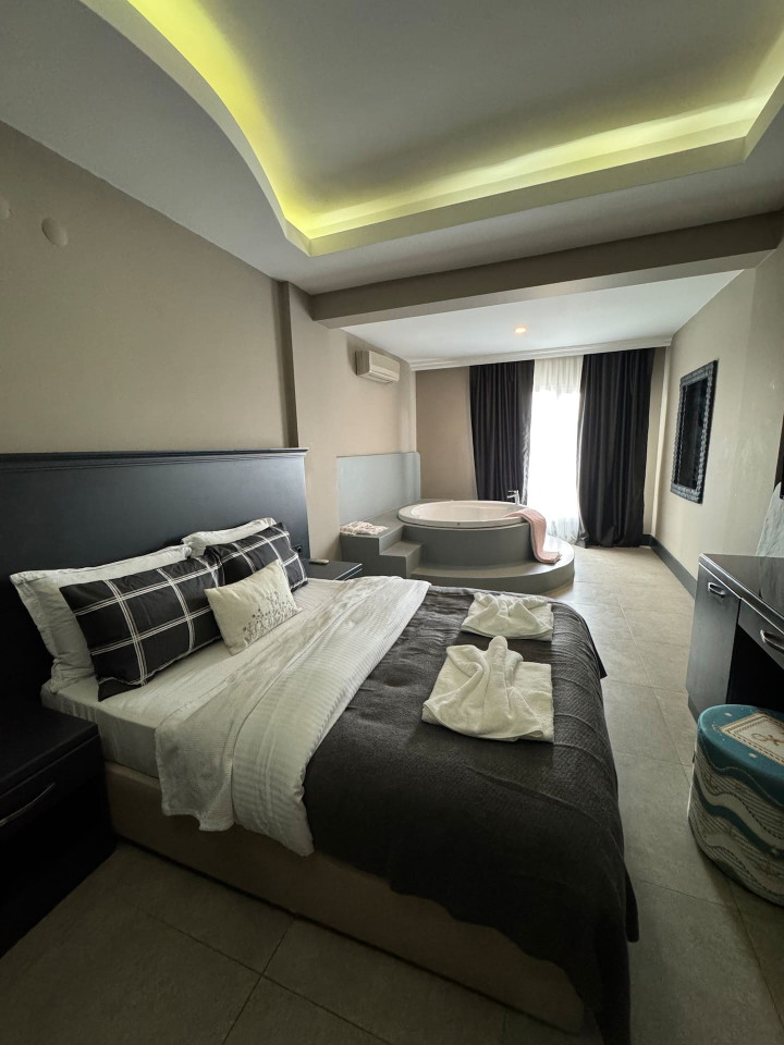 Close To ÖLüdeniz, With A Pool And A Hot Tub, Central - Hisarönü