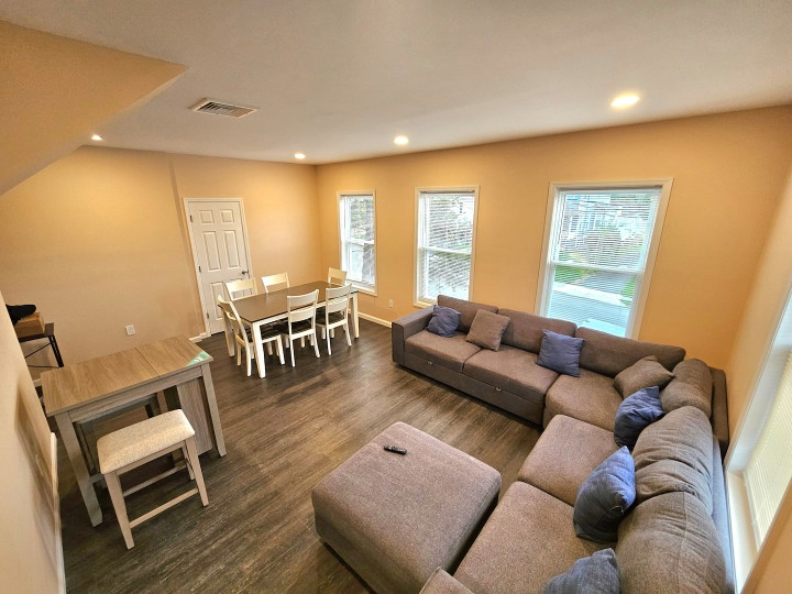 2nd Flrapt W/attic Loft/parking/nyc Trains - Montclair, NJ