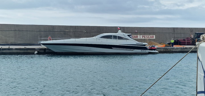 Pershing 65 - Luxourious Yacht - Castelldefels