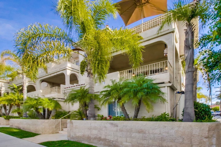 Hot Tub & Beach Home Pacific Beach Townhome - Mission Bay, CA