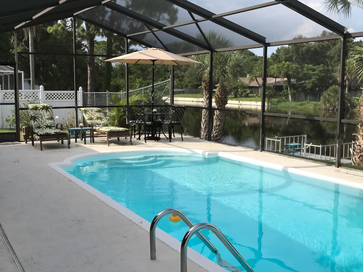 Low Rates Serene Lake Frt-pool Home 3bd/2ba/lr/kt - Englewood, FL