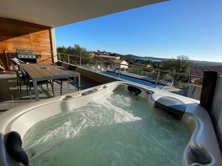 Pinarello, Plage à Pied  Vue Mer, Terrasse 25 M² - Corsica