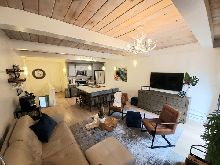 Contemporary Tahoe Retreat - Carson City, NV