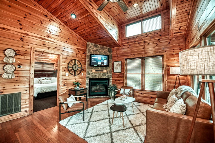 Someday Cabin | Doghottubgrillgame Room - Gatlinburg, TN