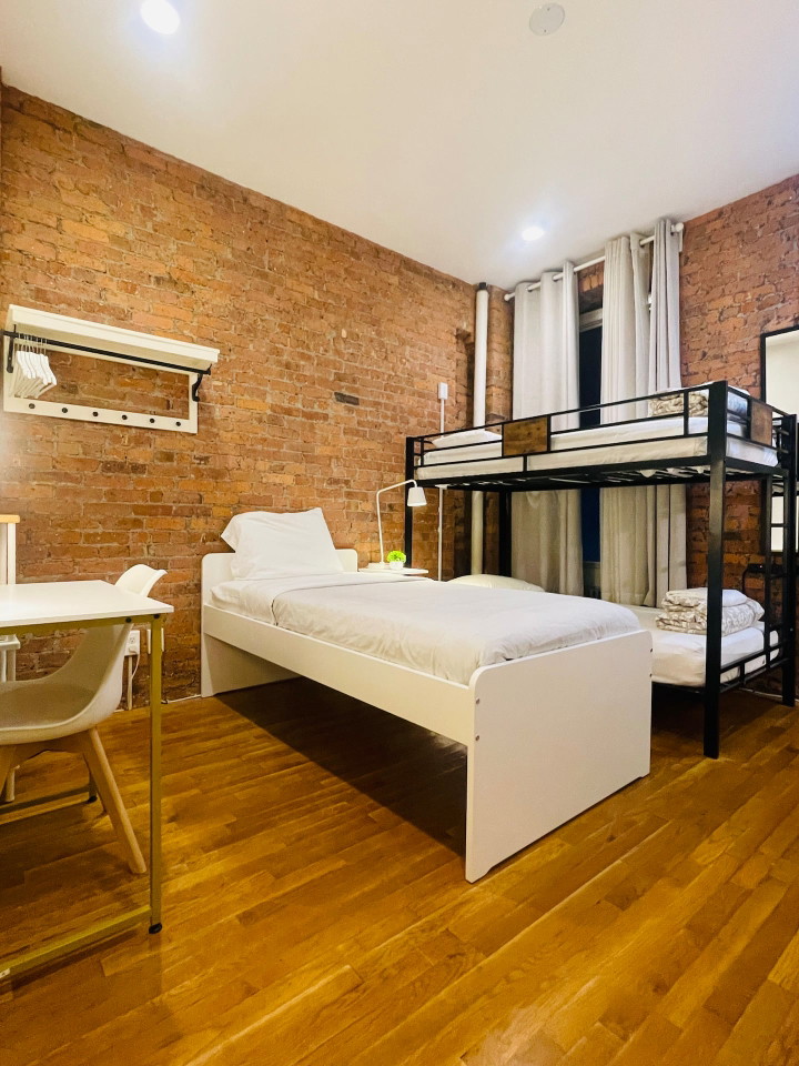 Midtown Twin Bunk  +  Twin Bed Studio - Manhattan, NY